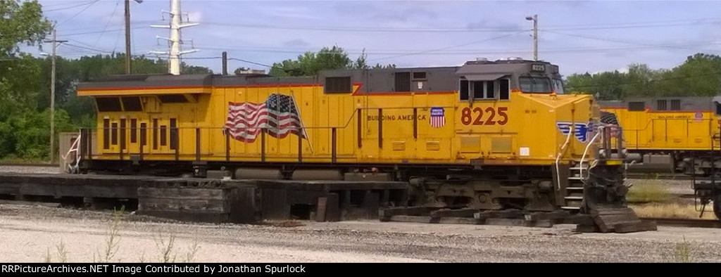 UP 8225, engineer's side view